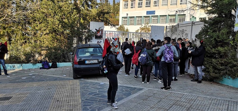 Αντιφασιστική παρέμβαση στο 4ο ΓΕΛ Πετρούπολης – Οργάνωση Μαχητικού ...